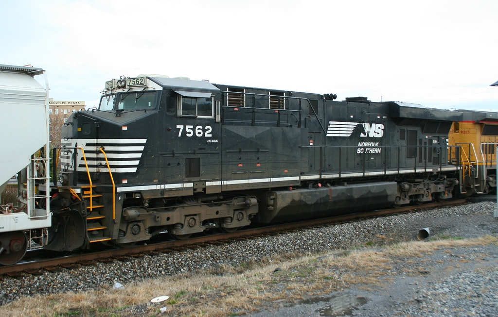 NS 7562